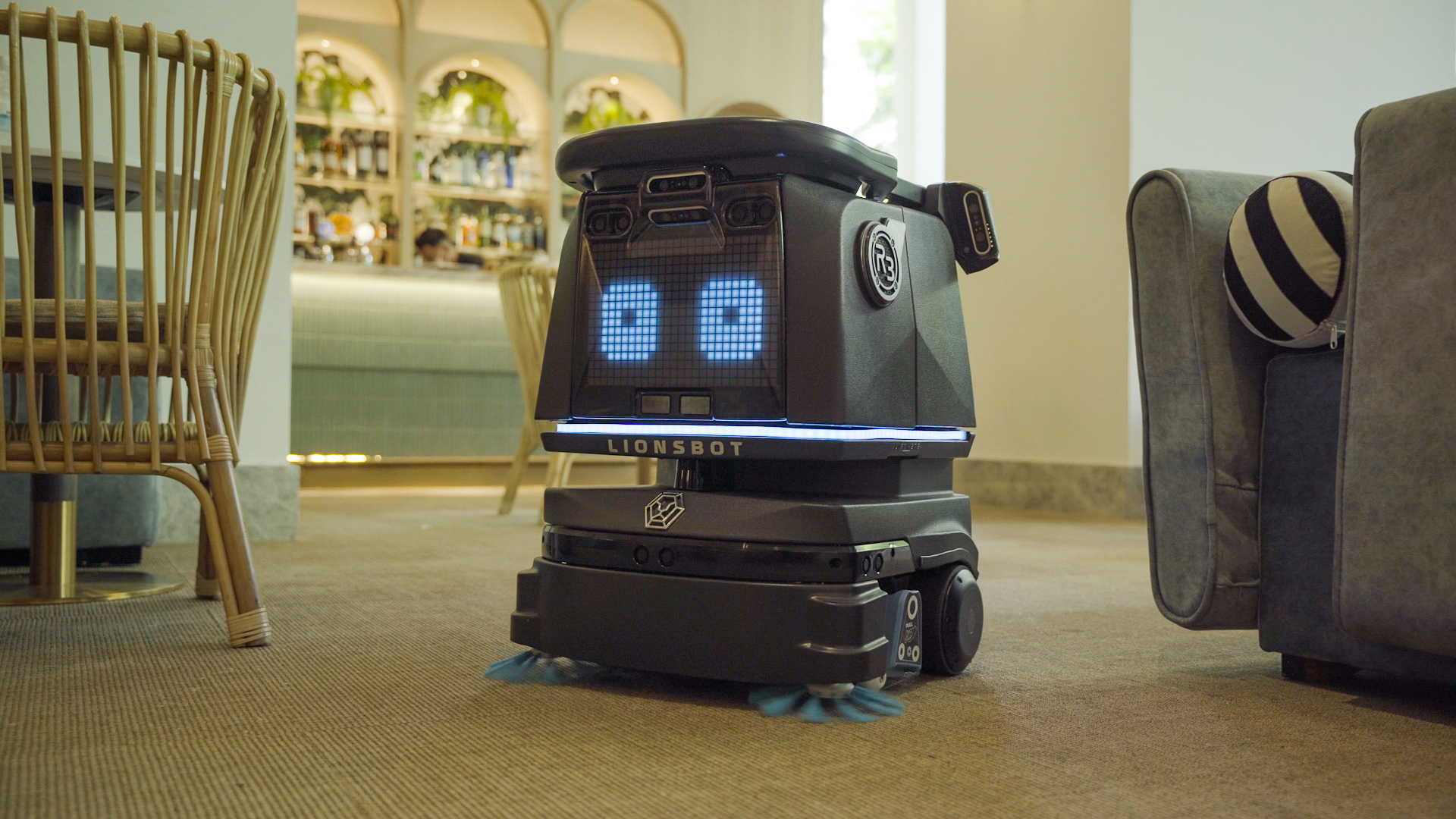 LionsBot R3 Vac - Pristine Group